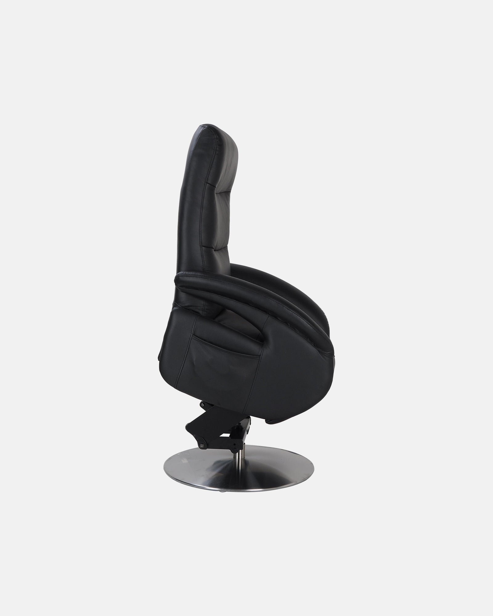 Leather Recliner Chairs & Armchairs For Sale | The Comfort Shop